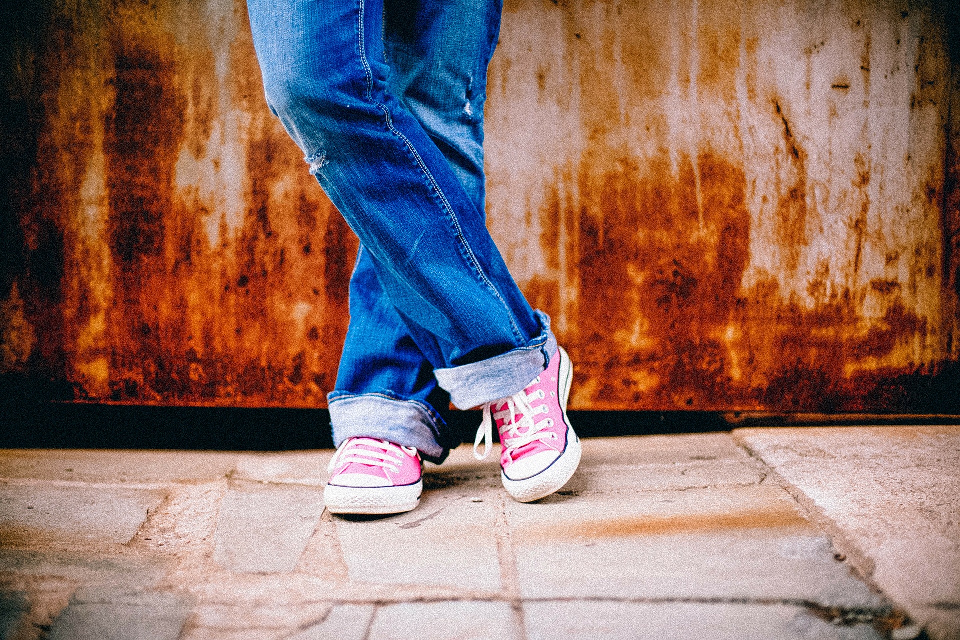 20+ outfits casuales con tenis que deberías probar para lucir bomba!